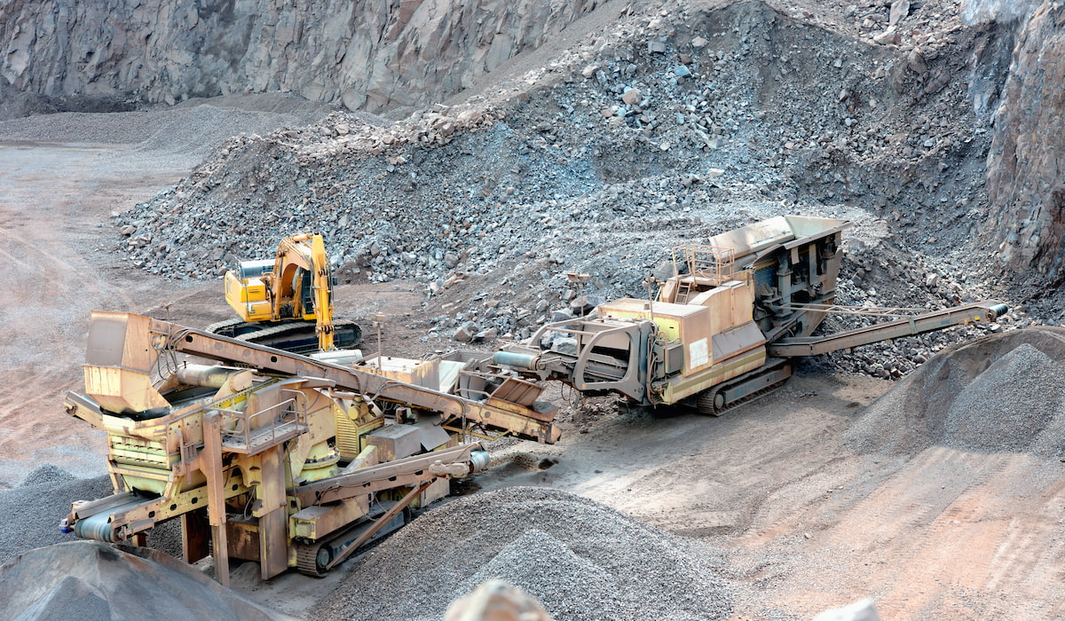 Where to Find Cool Rocks (11 Places and Expert Opinions) - Pretty Pebble